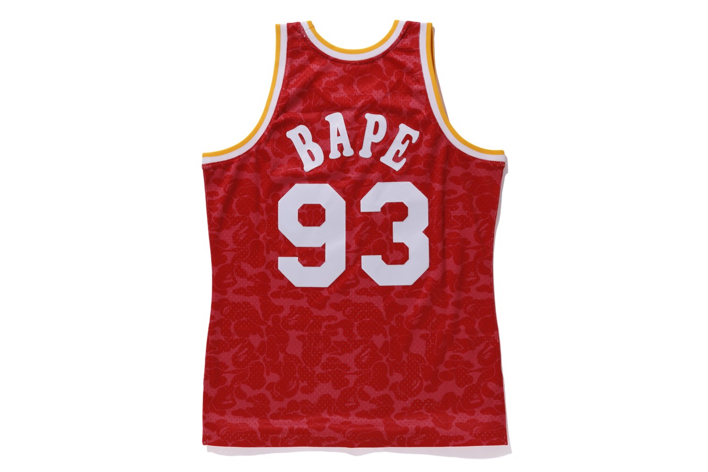 BAPE e Mitchell & Ness hanno reinterpretato le jersey NBA | Outpump