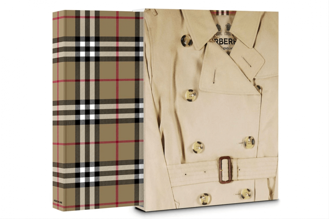 Burberry diventa un libro | Outpump