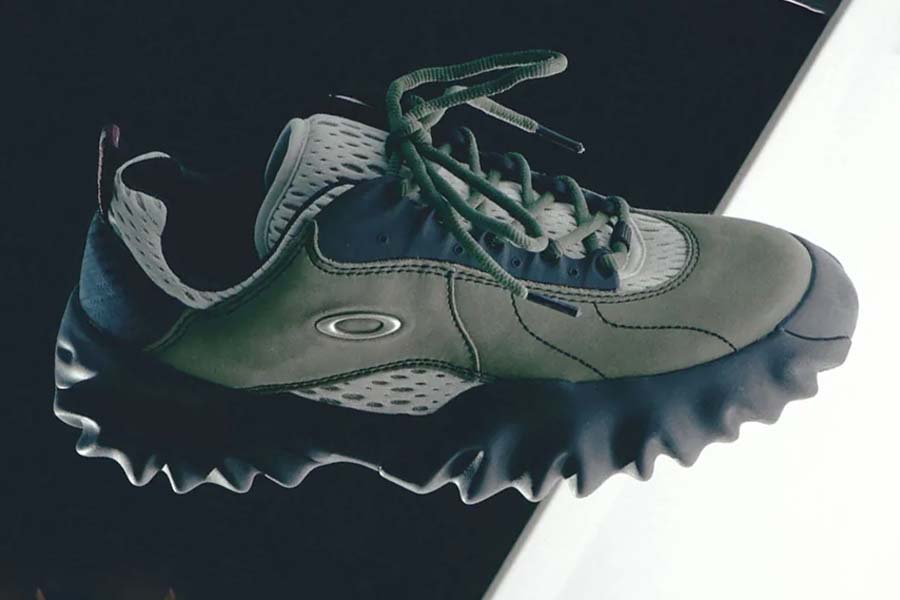 Brain Dead riporta in vita le Oakley Chop Saw | Outpump