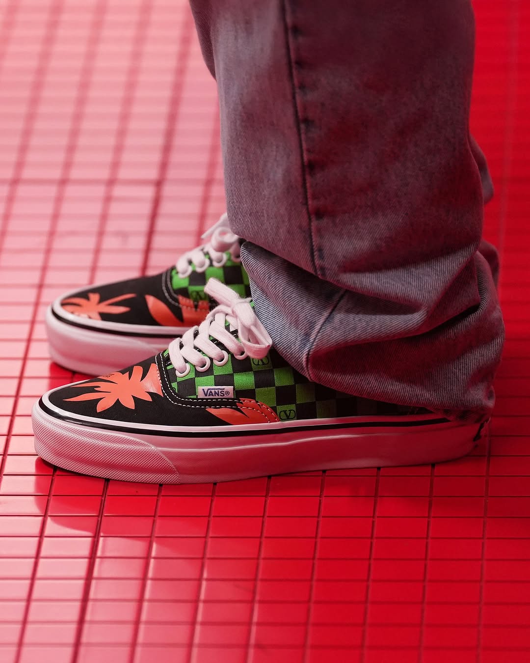 Valentino ha presentato una nuova collaborazione con Vans | Outpump
